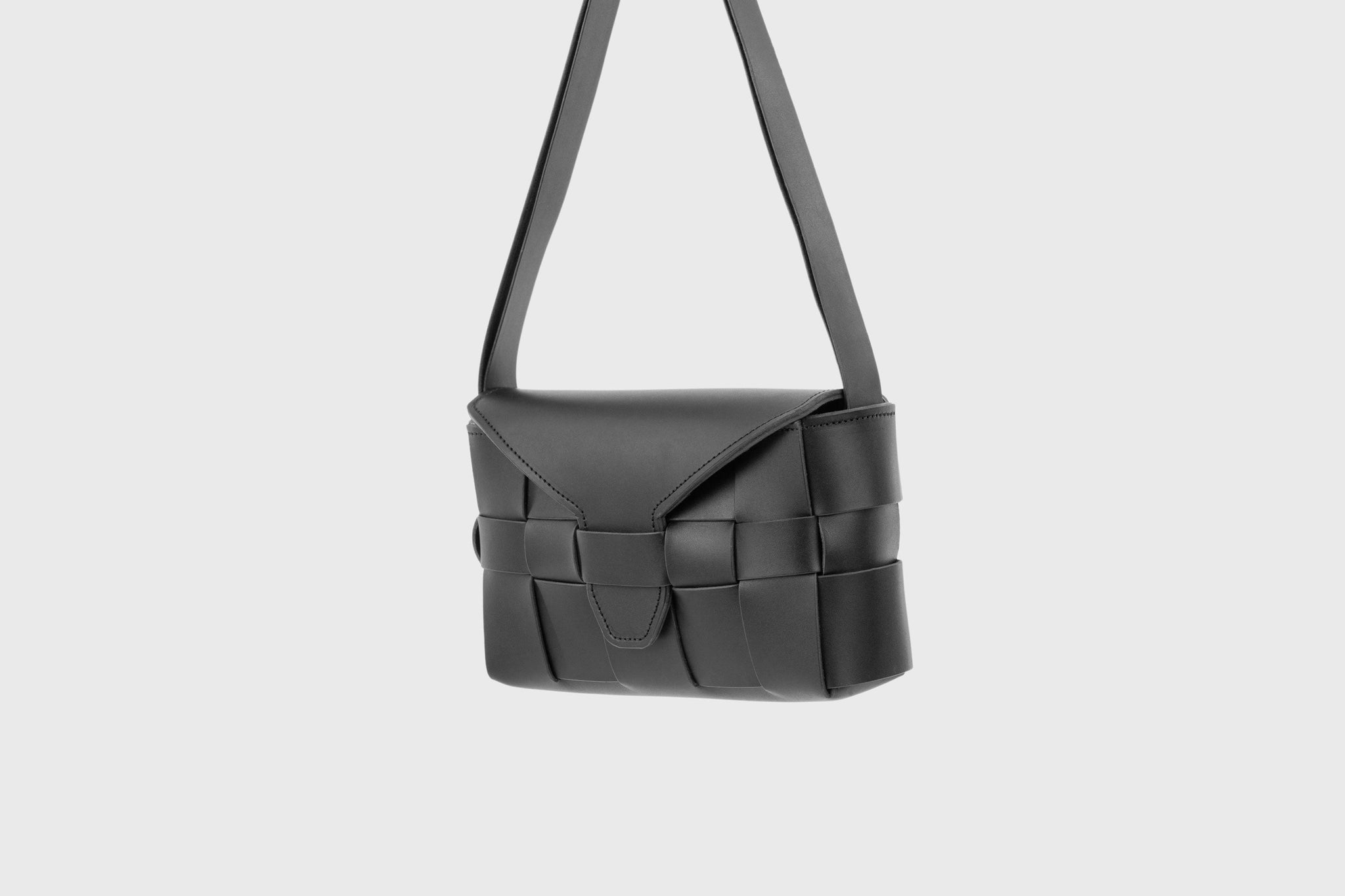 Woven Leather Bags and their Timeless Appeal